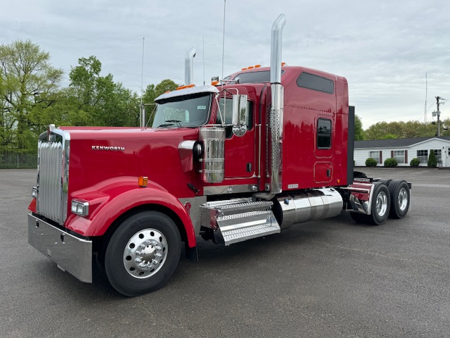 2025 Kenworth W900L 86"Studio - Youngstown Kenworth