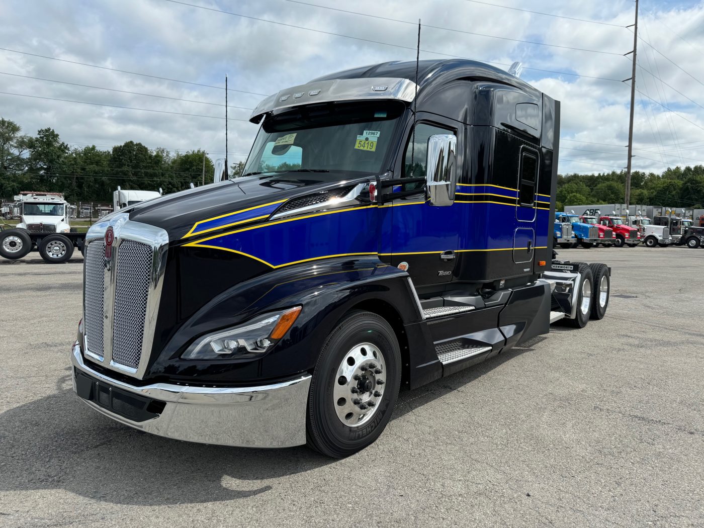 2025 Kenworth T680 Next Gen 76" Midroof - Youngstown Kenworth