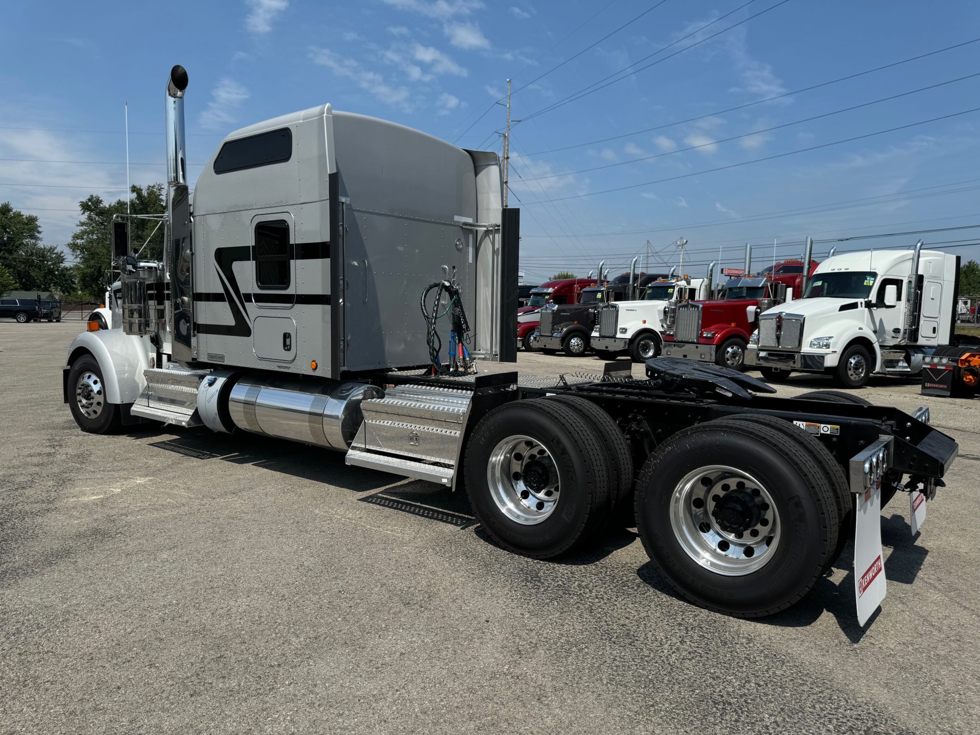 2025 Kenworth W900L 86 Inch Studio - Youngstown Kenworth