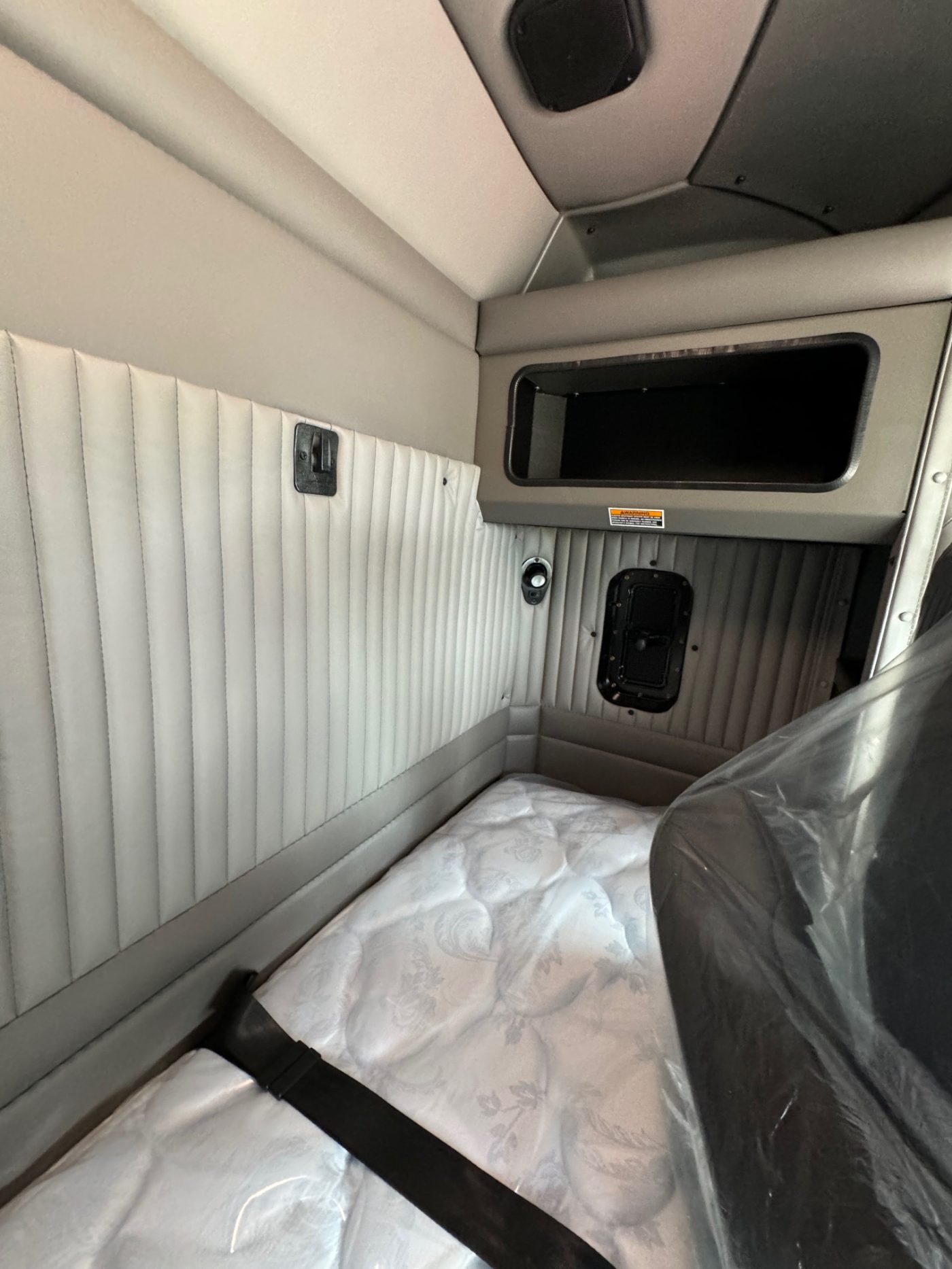 2025 Kenworth T800W 38"ACF 4Axle - Youngstown Kenworth